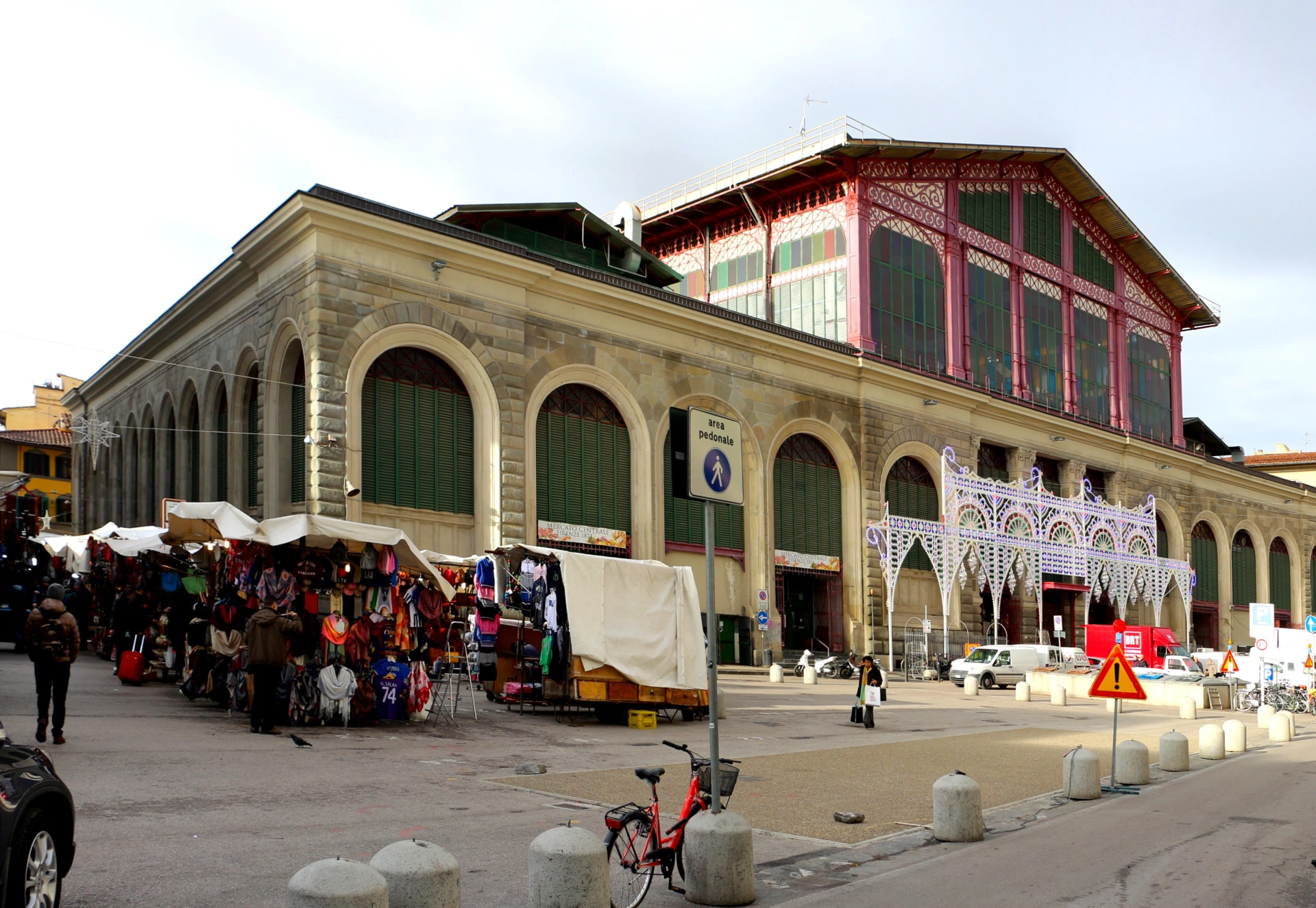 The Typical Markets of Florence: An Open-Air